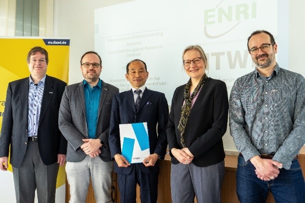 空港滑走路異物監視システムおよびミリ波・テラヘルツ波技術に関する 国際ワークショップを開催しました｜電子航法研究所